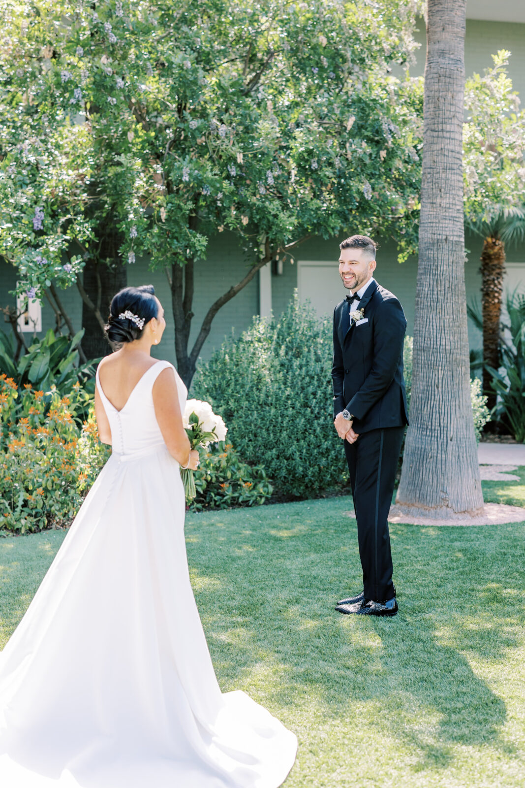 Timeless Elegance: A Classic Black and White Wedding | yj life