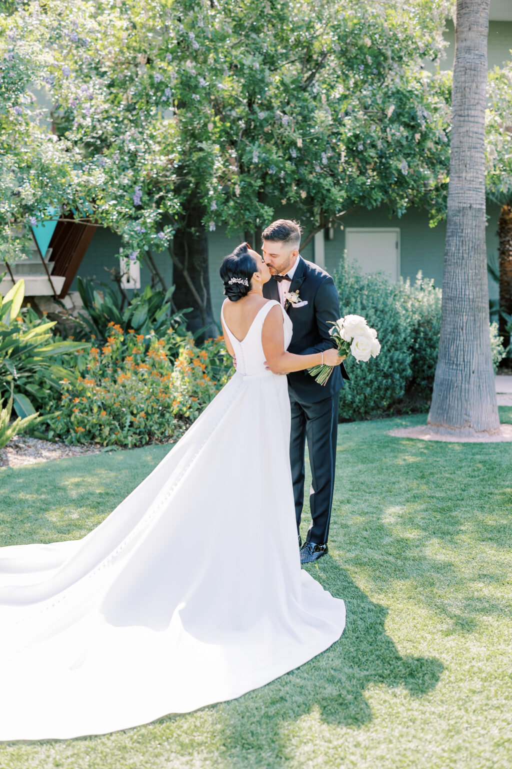 Timeless Elegance: A Classic Black and White Wedding | yj life