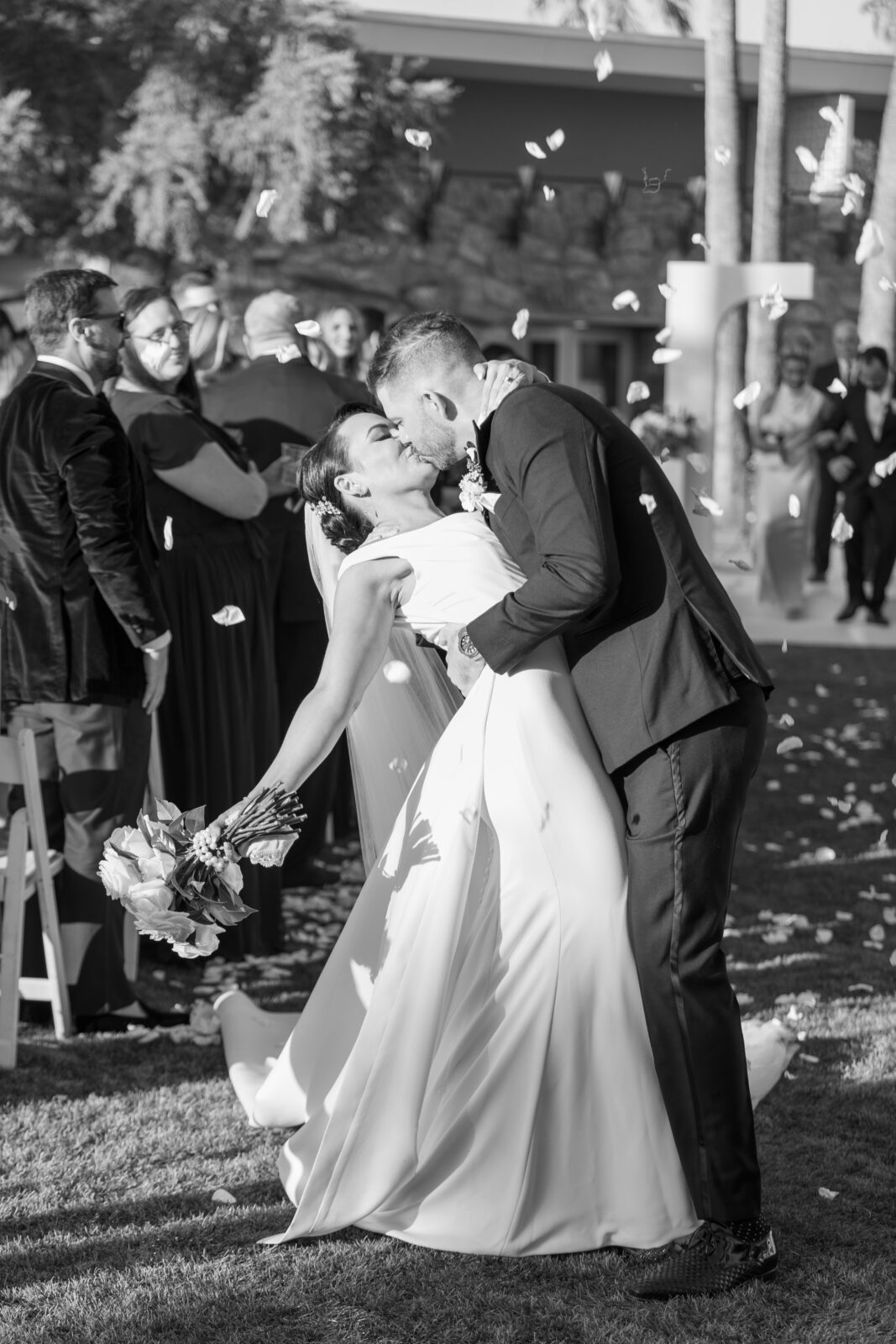 Timeless Elegance: A Classic Black and White Wedding | yj life